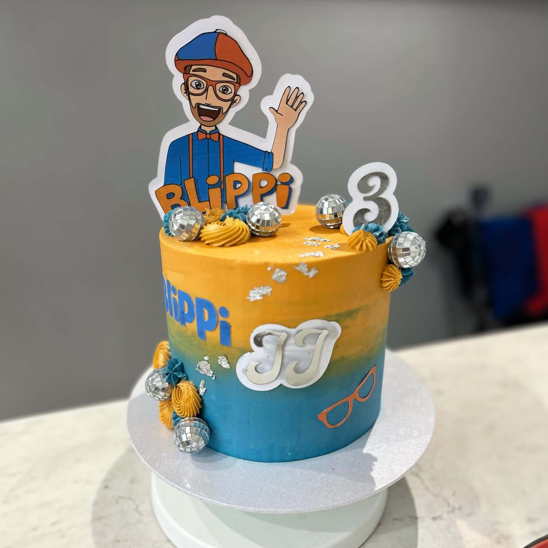 Bespoke Celebration Cakes – The Busty Bakery